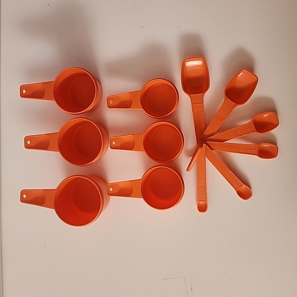 Tupperware | Kitchen | Set Of 2 Vintage Tupperware Measuring Cups And ...
